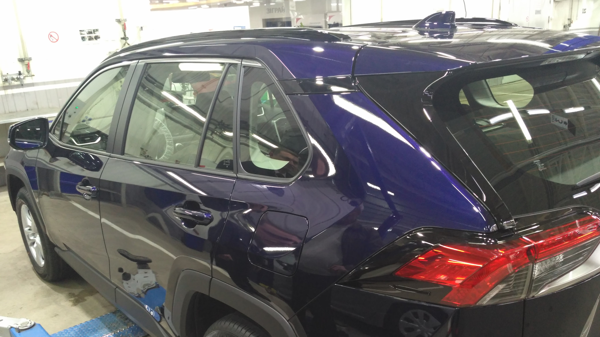 Toyota RAV4 (5G) 2.0 бензиновый 2019 | Midnight Blue на DRIVE2