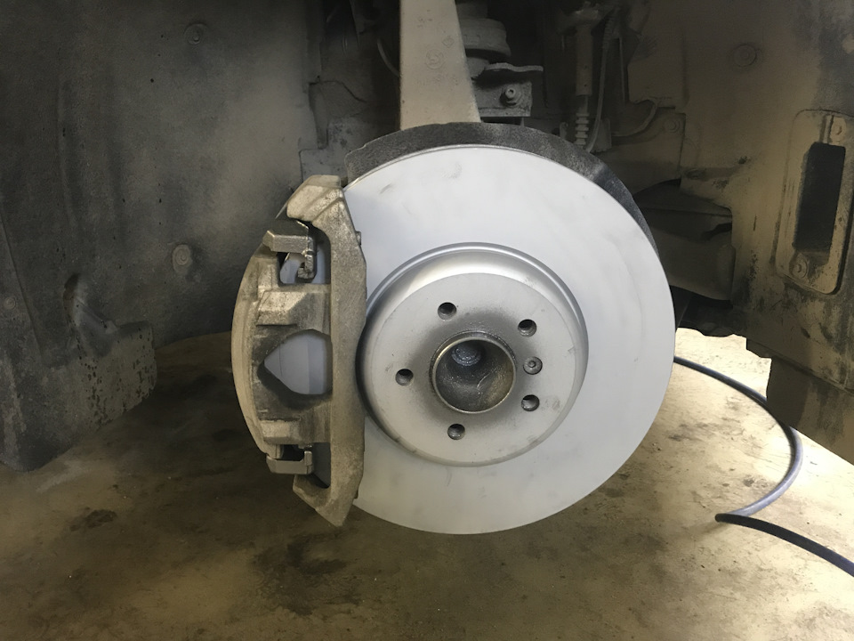 Передние тормозные диски Zimmermann — BMW ActiveHybrid 7, 4,4 л, 2010 ...