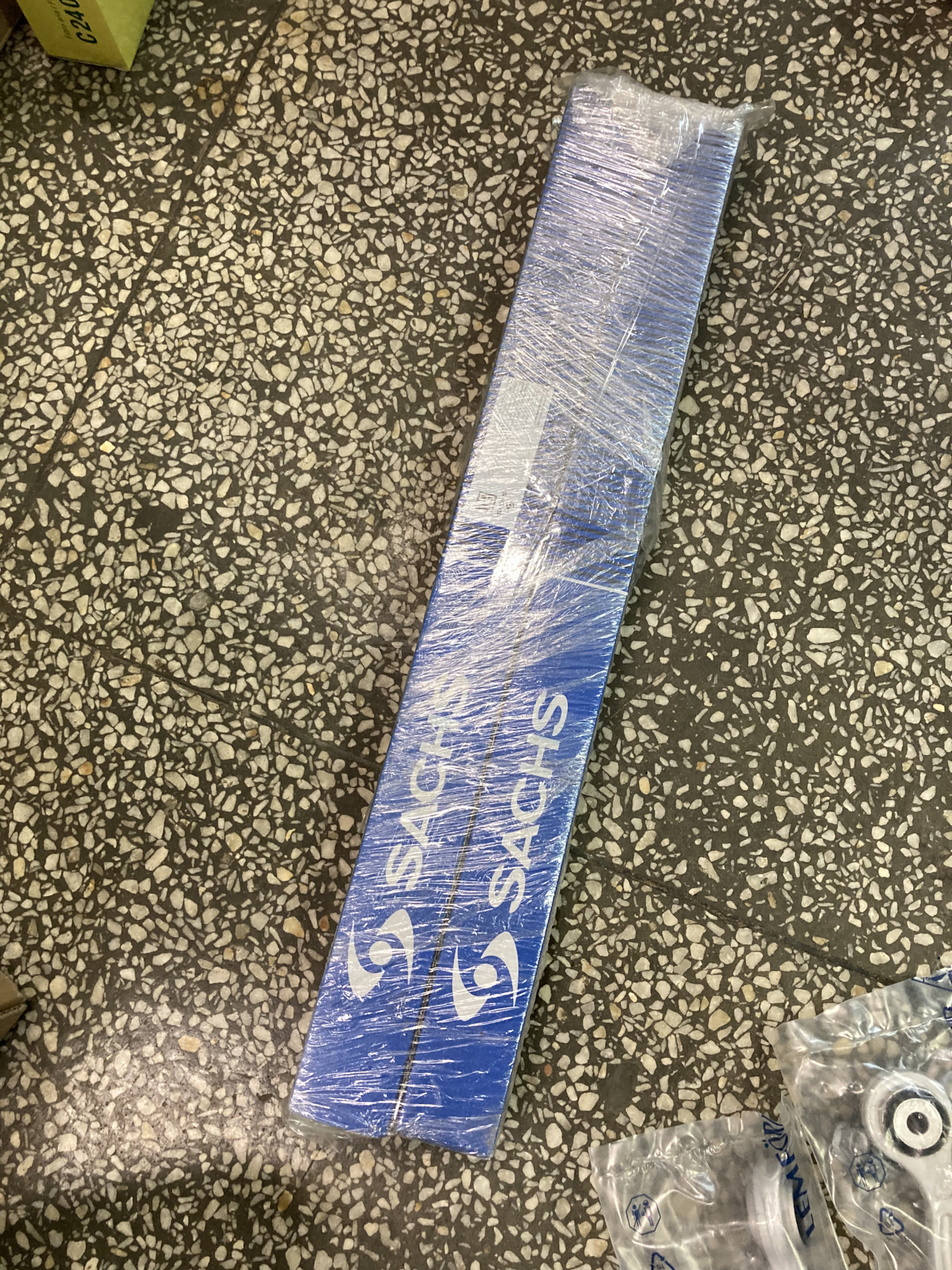 Замена амортизаторов, задних рычагов, опорных подшипников — Mercedes ...