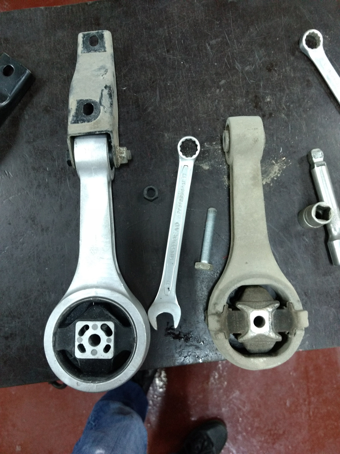 Просто праздник какой-то! — Volkswagen Polo Sedan, 1,6 л, 2011 года ...