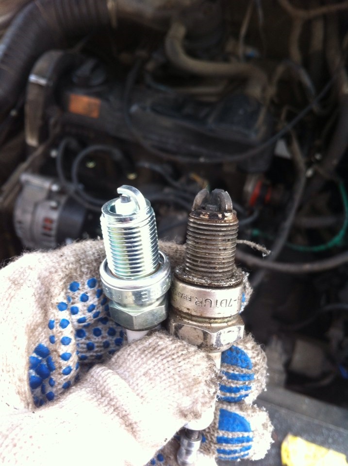 Замена свечей — Volkswagen Passat B3, 1,8 л, 1992 года | просто так ...