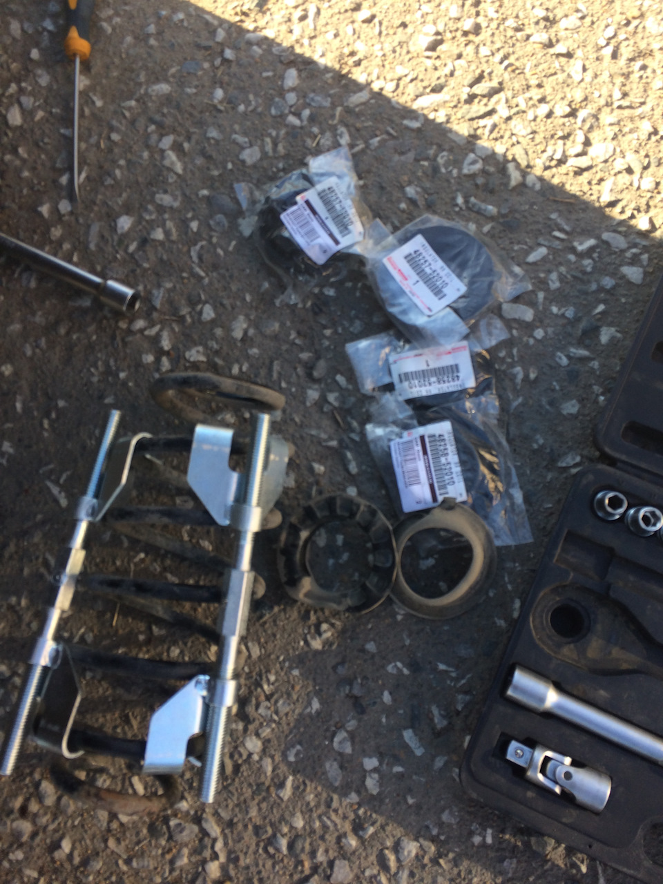 Новые проставки под пружины — Toyota Will Cypha, 1,3 л, 2003 года ...