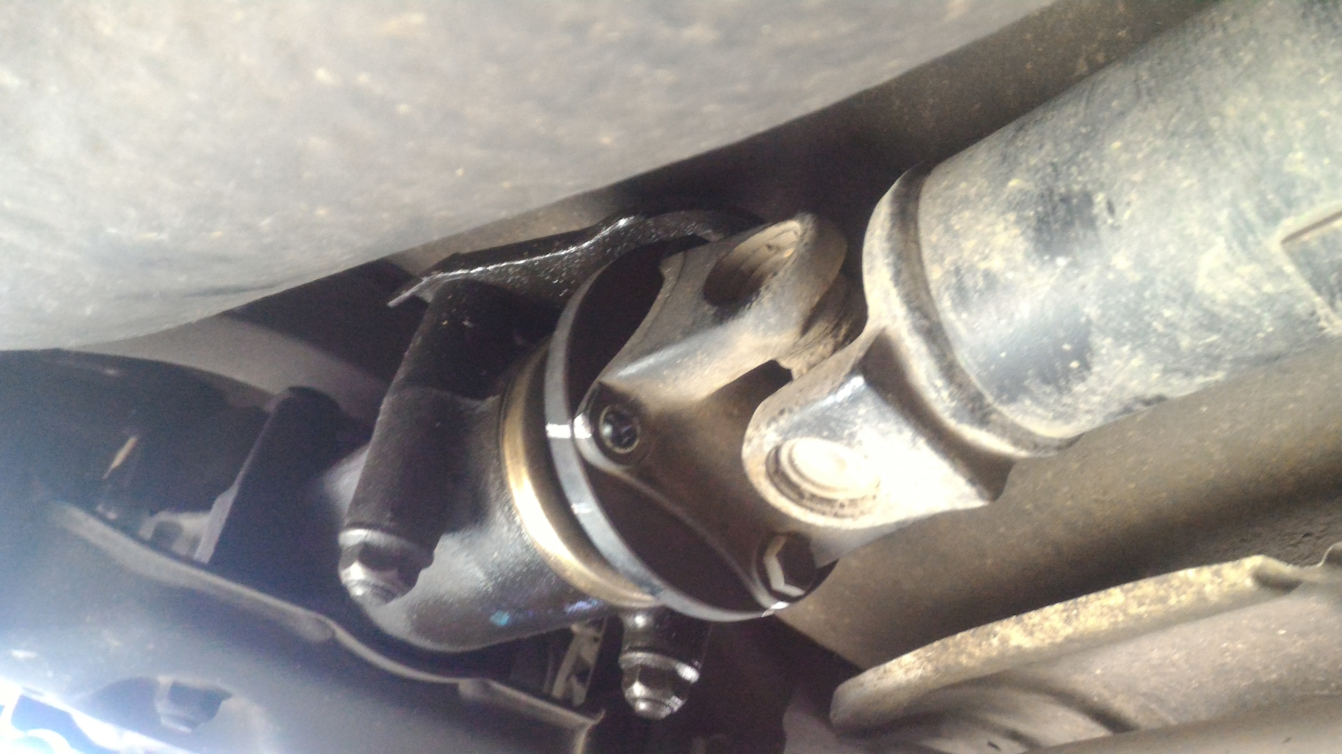 Замена сальника хвостовика заднего редуктора + Suprotec — Subaru Legacy ...