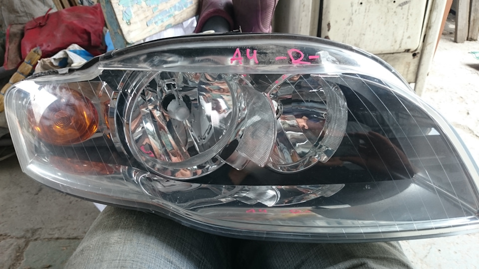 Ремонт, замена стекла фары — Audi A4 (B7), 2 л, 2006 года | кузовной ...