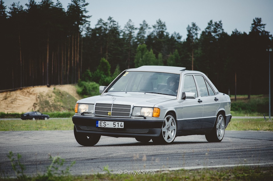 Youngtimer Rally Track Day 2015 — part 2 — Mercedes-Benz 190 (W201), 2 л, 1992 года | покатушки ...