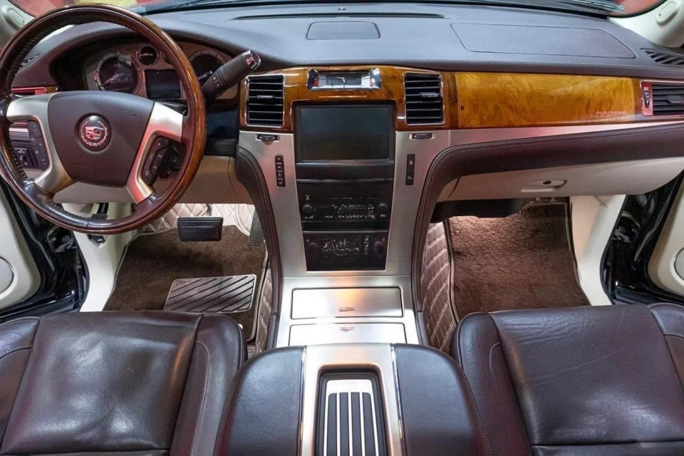 #11. Битва за ковров. Часть 3 — Cadillac Escalade (3G), 6,2 л, 2011 года | аксессуары | DRIVE2