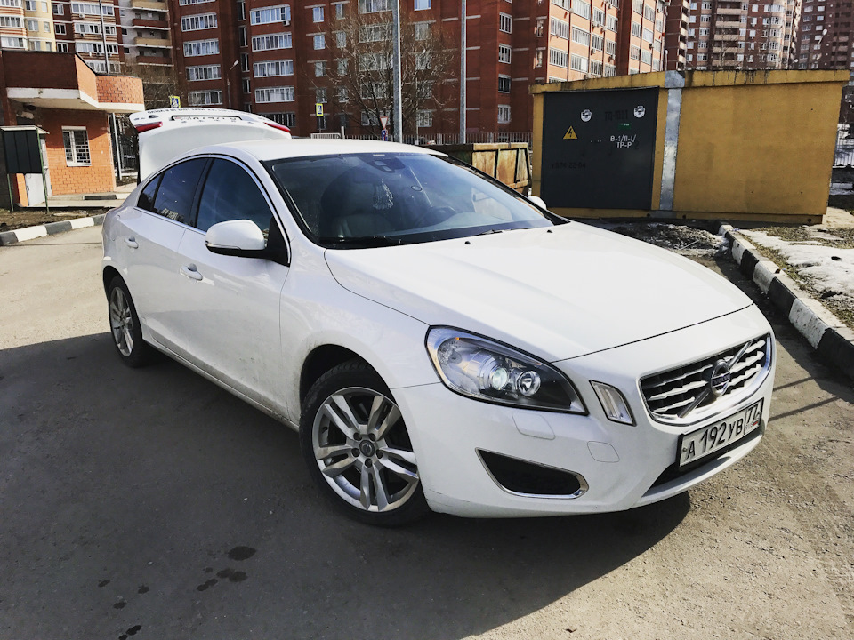 Genesis Armortech 5W40 A3/B4 Volvo S60 — Volvo S60 (2G), 2,5 л, 2013 года | расходники | DRIVE2