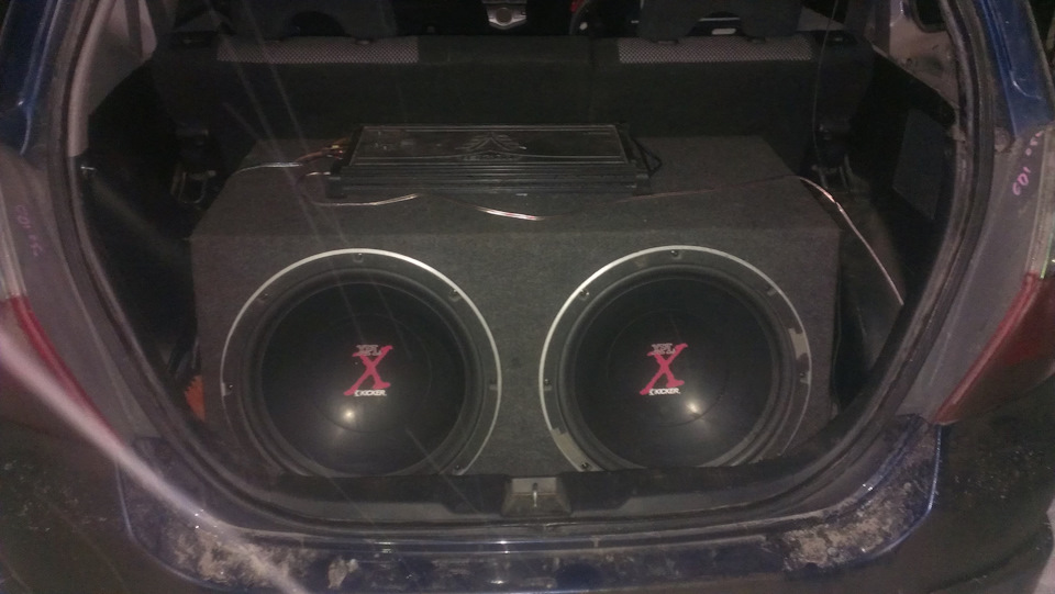 А у меня обновки /Kicker XPL+черный салон+красная eva/ — Honda Fit (1G ...