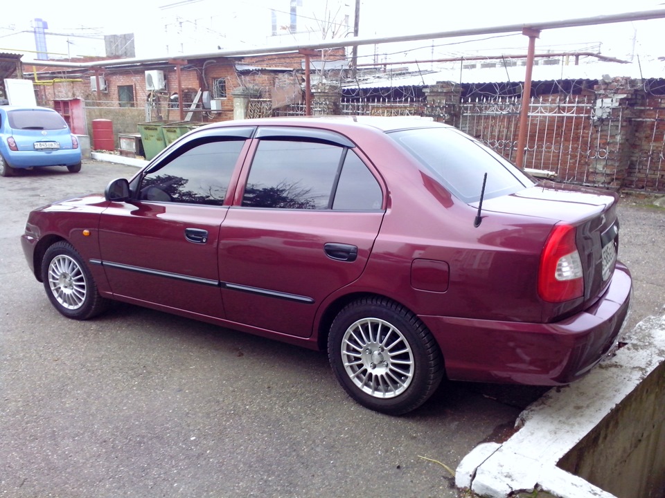 Чуток затонировал… — Hyundai Accent (2G), 1,5 л, 2006 года | стайлинг | DRIVE2