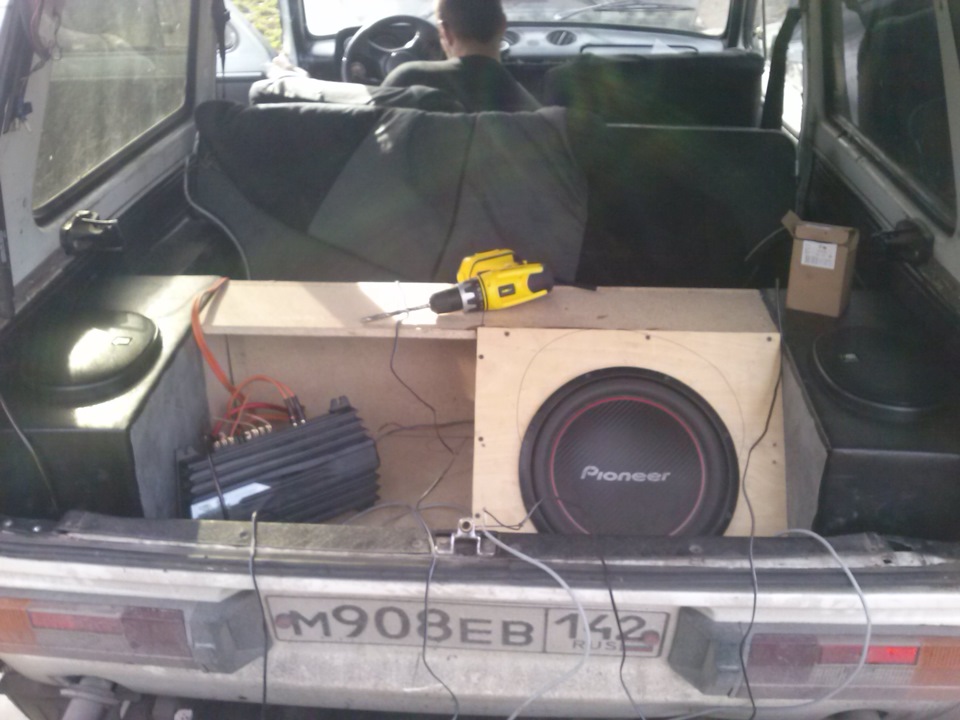 подиумы в стойки — Lada 4x4 3D, 1,6 л, 1993 года | автозвук | DRIVE2