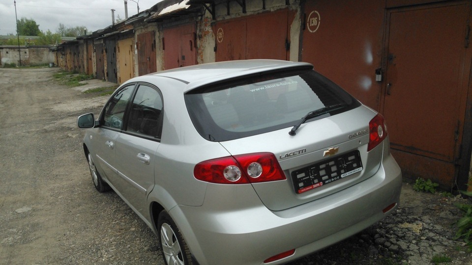 В цвет бампера — Chevrolet Lacetti 5D, 1,6 л, 2011 года | кузовной ...