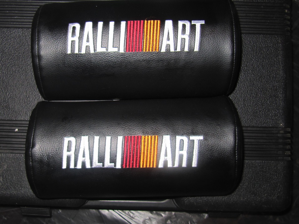 Подушки под шею "RALLI////ART" — Mitsubishi Lancer X, 1,8 л, 2010 года ...