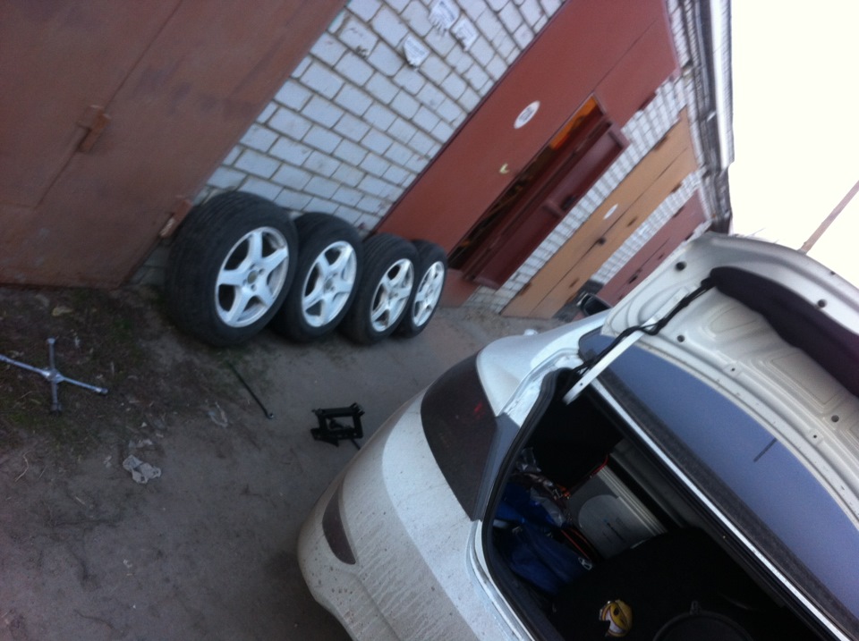 Переобули) — Hyundai Solaris (1G), 1,6 л, 2012 года | колёсные диски ...