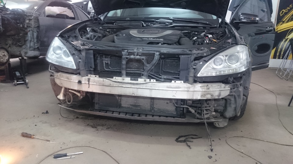 замена переднего бампера — Mercedes-Benz S-Class (W221), 5,5 л, 2005 ...