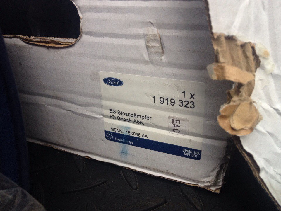 Передние стойки, пыльники. Замена — Ford Focus Hatchback II, 1,6 л ...