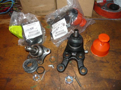 MB860829 ШАРОВАЯ ОПОРА DELICA TRUCK/PAJERO (P25T, V14V, V21W, V23C ...