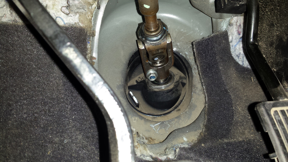 карданчик рулевого соединения — Honda CR-V (RE), 2 л, 2008 года ...