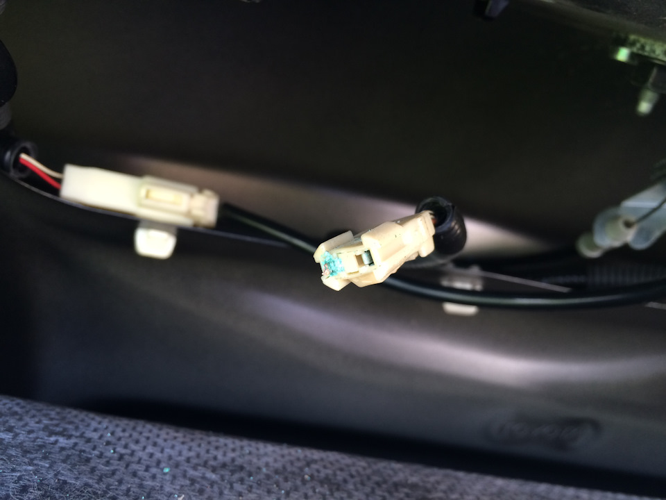 Ищу пины для патрона лампы заднего номера. НАШЕЛ!) — Toyota Camry (XV40 ...