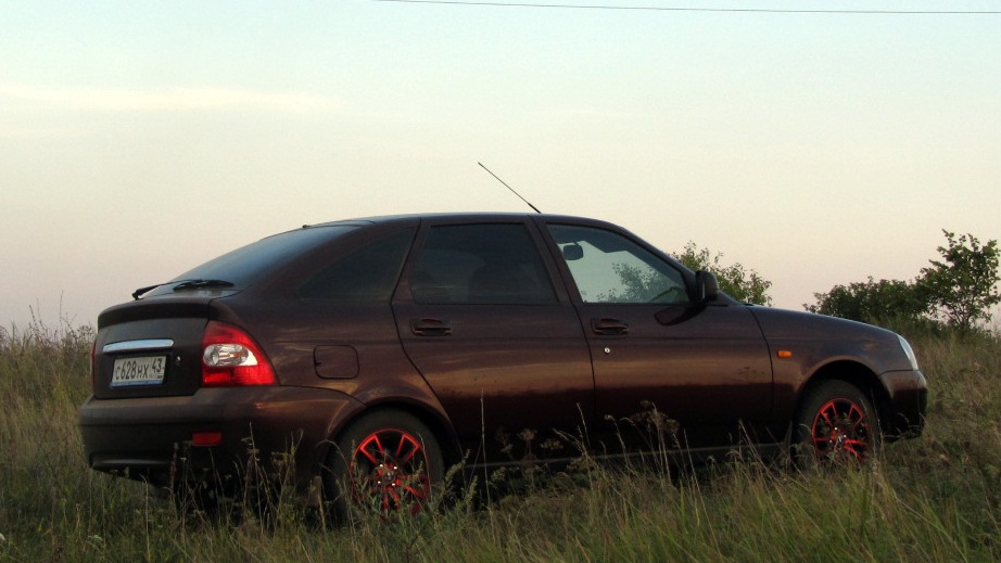 Замена передних тормозных колодок — Lada Приора хэтчбек 1 6 л 2011