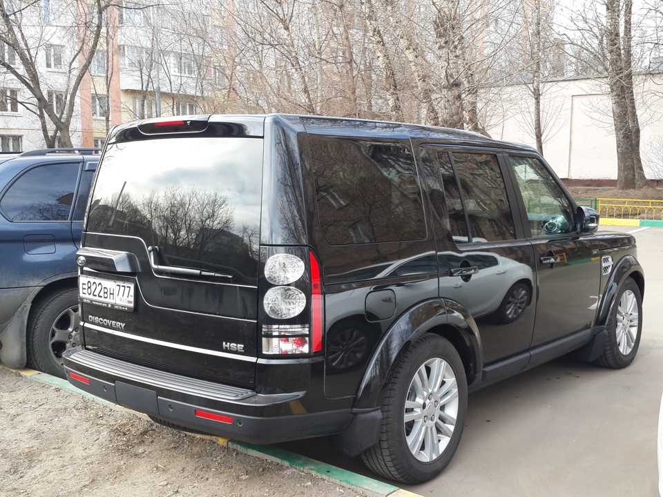 Установили неоригинальные брызговики — Land Rover Discovery IV, 3 л ...