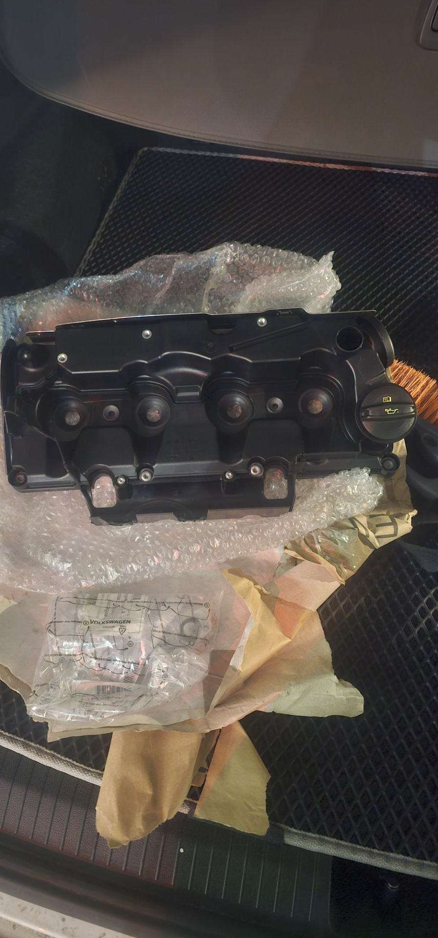 Замена клапанной крышки., CUAA — Volkswagen Tiguan Allspace, 2 л, 2020 ...