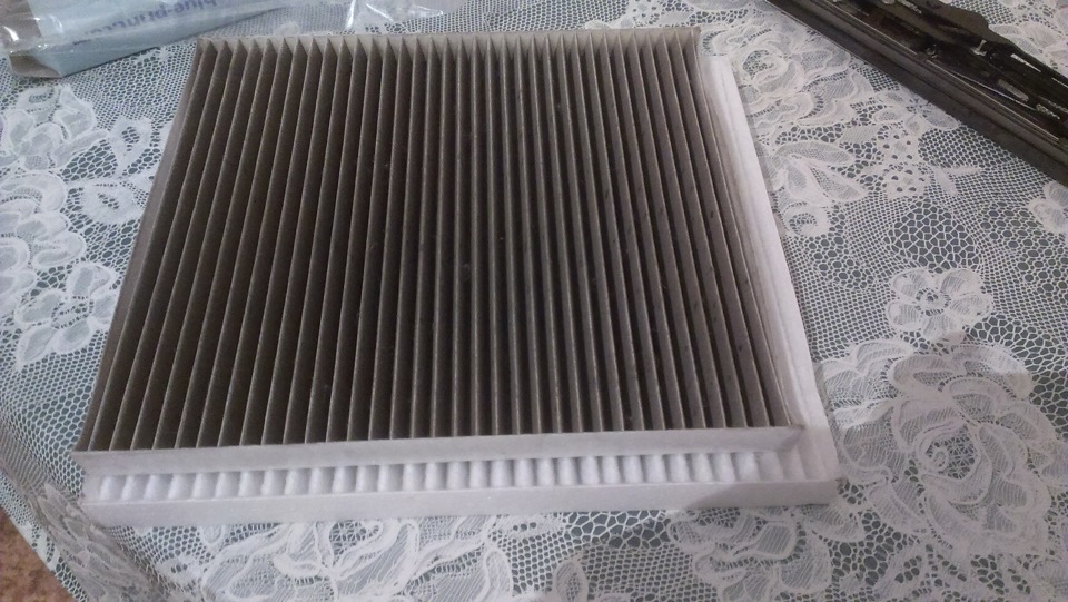 поменял резинку в дворнике и фильтр салона — Hyundai Solaris (1G), 1,4 ...