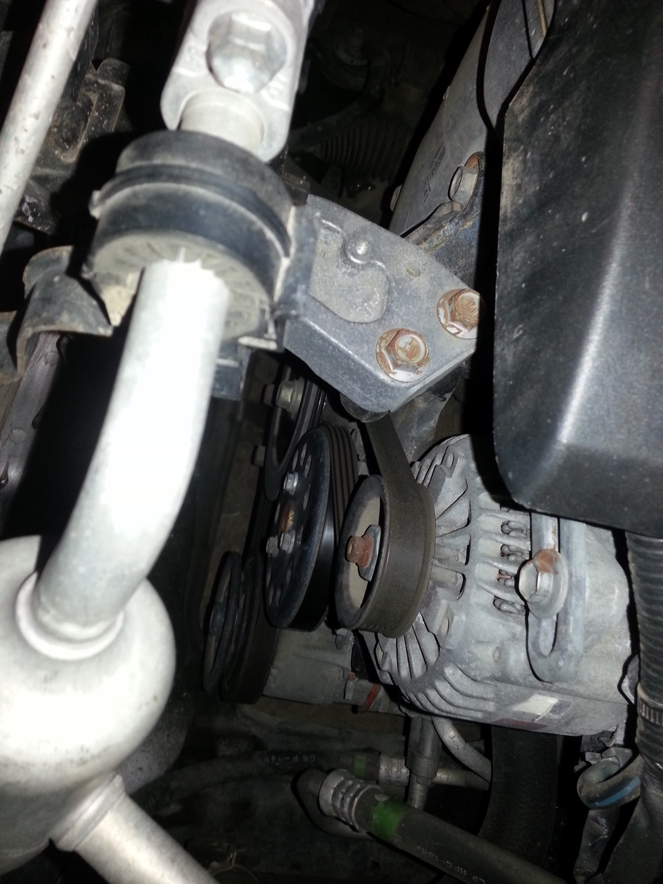 Замена приводного ремня — Toyota Corolla Axio (E140), 1,5 л, 2008 года ...