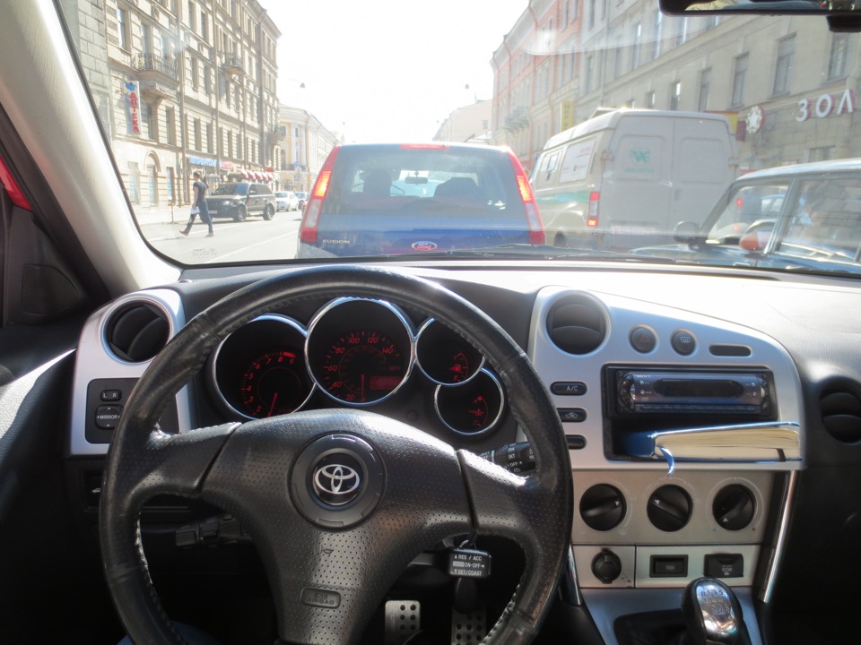 Sony VS Pioneer — Toyota Matrix (1G), 1,8 л, 2003 года | автозвук | DRIVE2