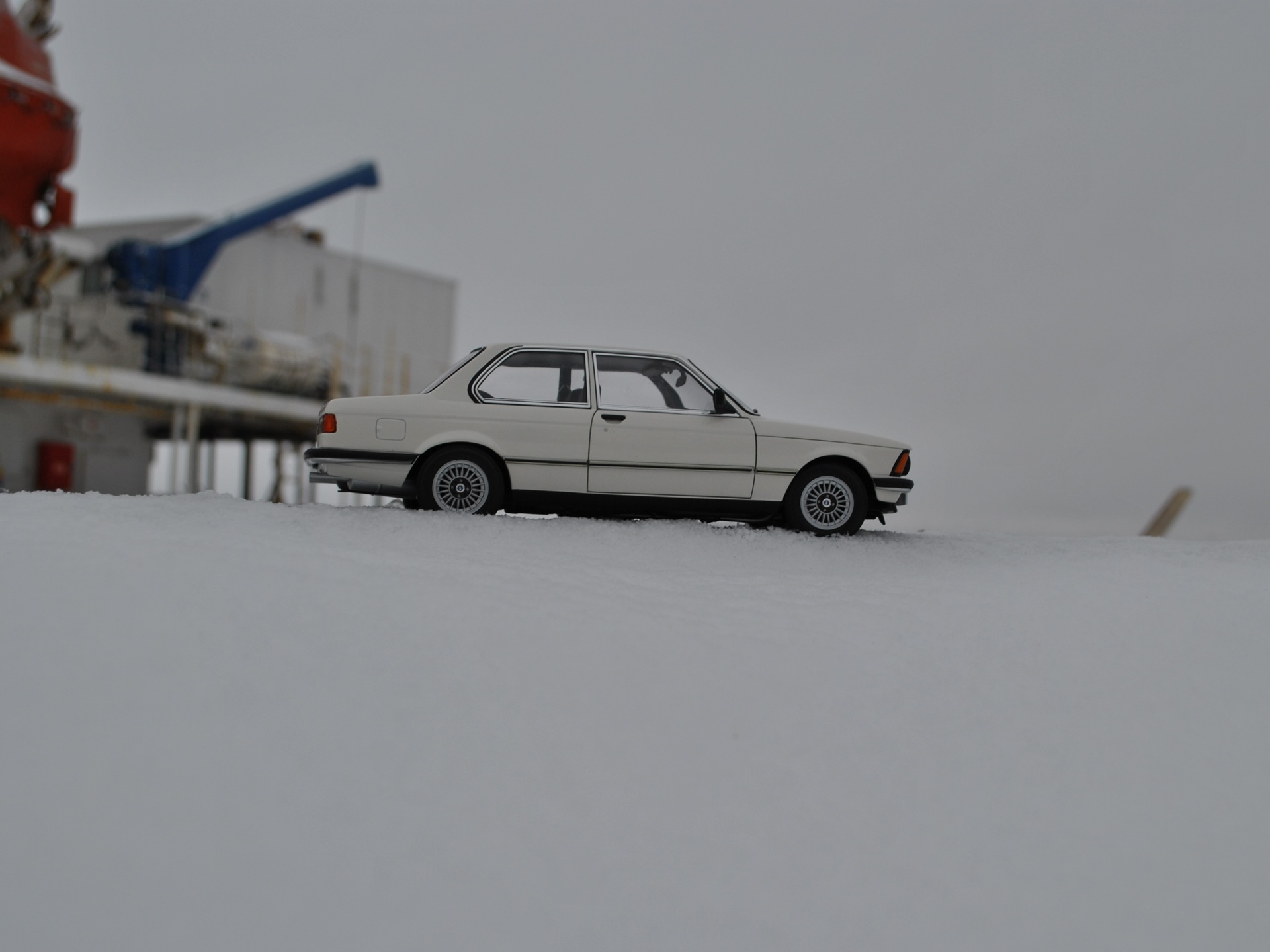 Миниатюра 323 от Autoart — BMW 3 series (E21), 1,8 л, 1983 года ...