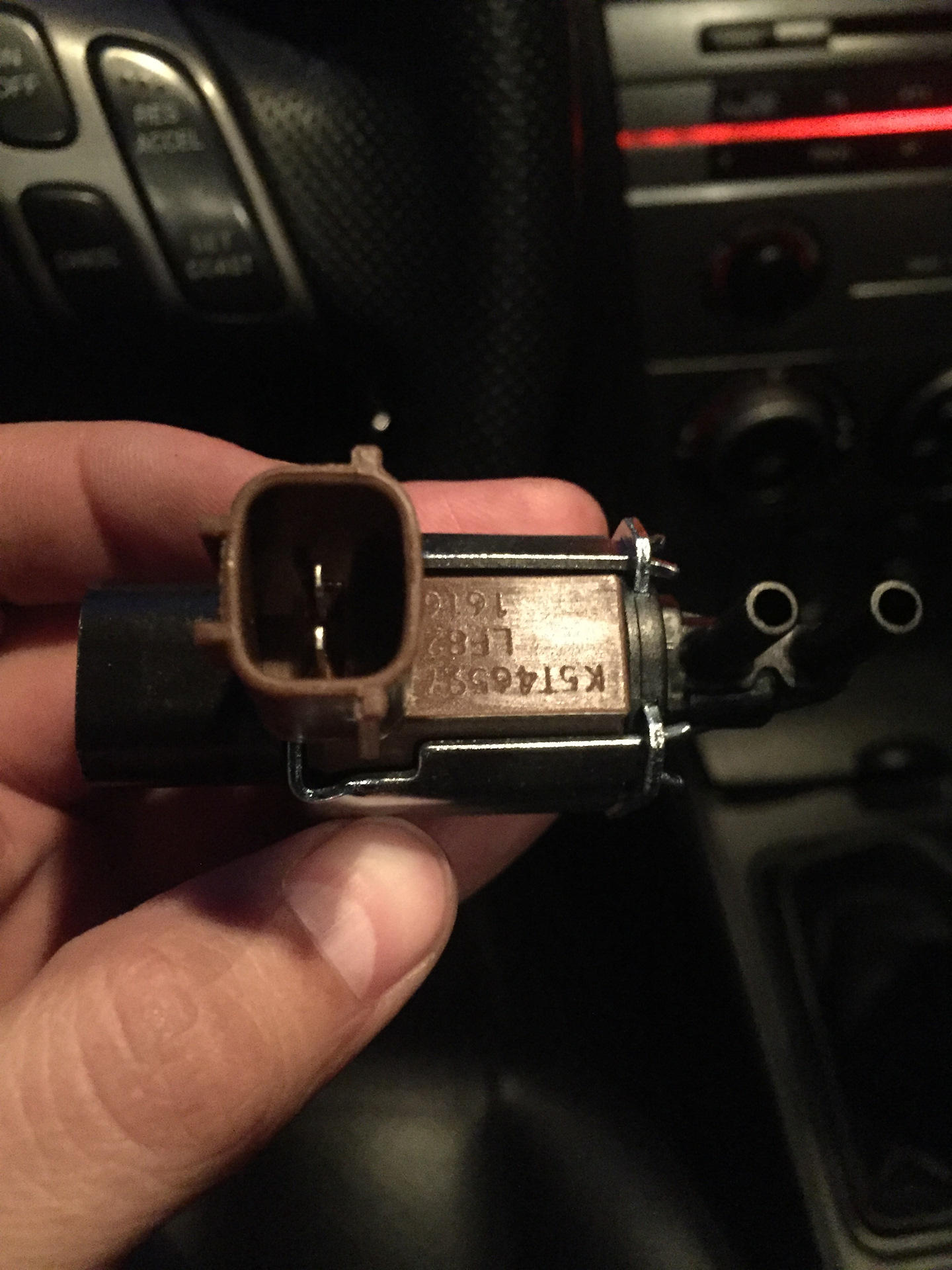 Ошибка P 0661 — замена электромагнитного клапана — Mazda 3 (1G) BK, 2 л ...