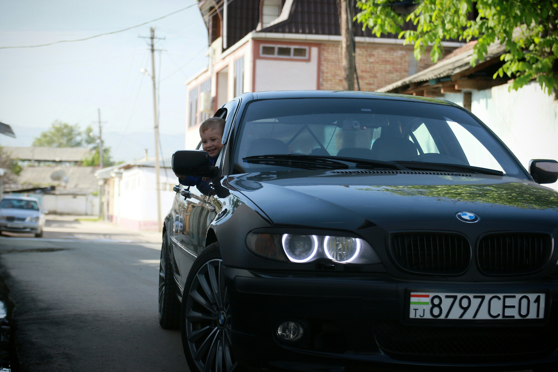 Чернуха и Самик😀 — BMW 3 series (E46), 3 л, 2003 года | фотография | DRIVE2