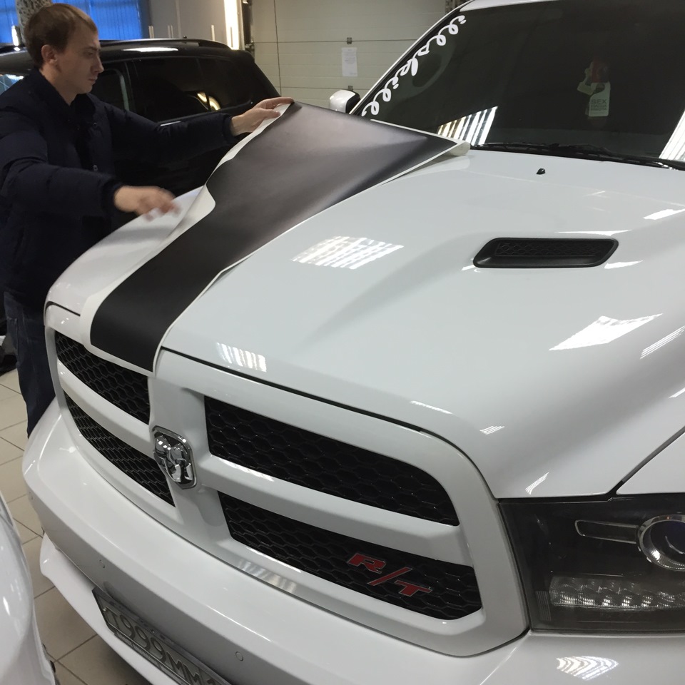 Полосы на капот. История одного дня… — Dodge Ram, 5,7 л, 2014 года ...