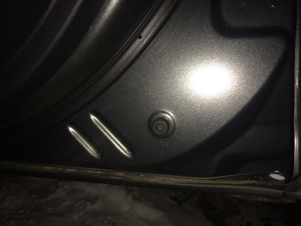 Демпфер двери нижний — Mitsubishi Outlander (3G), 2 л, 2015 года ...