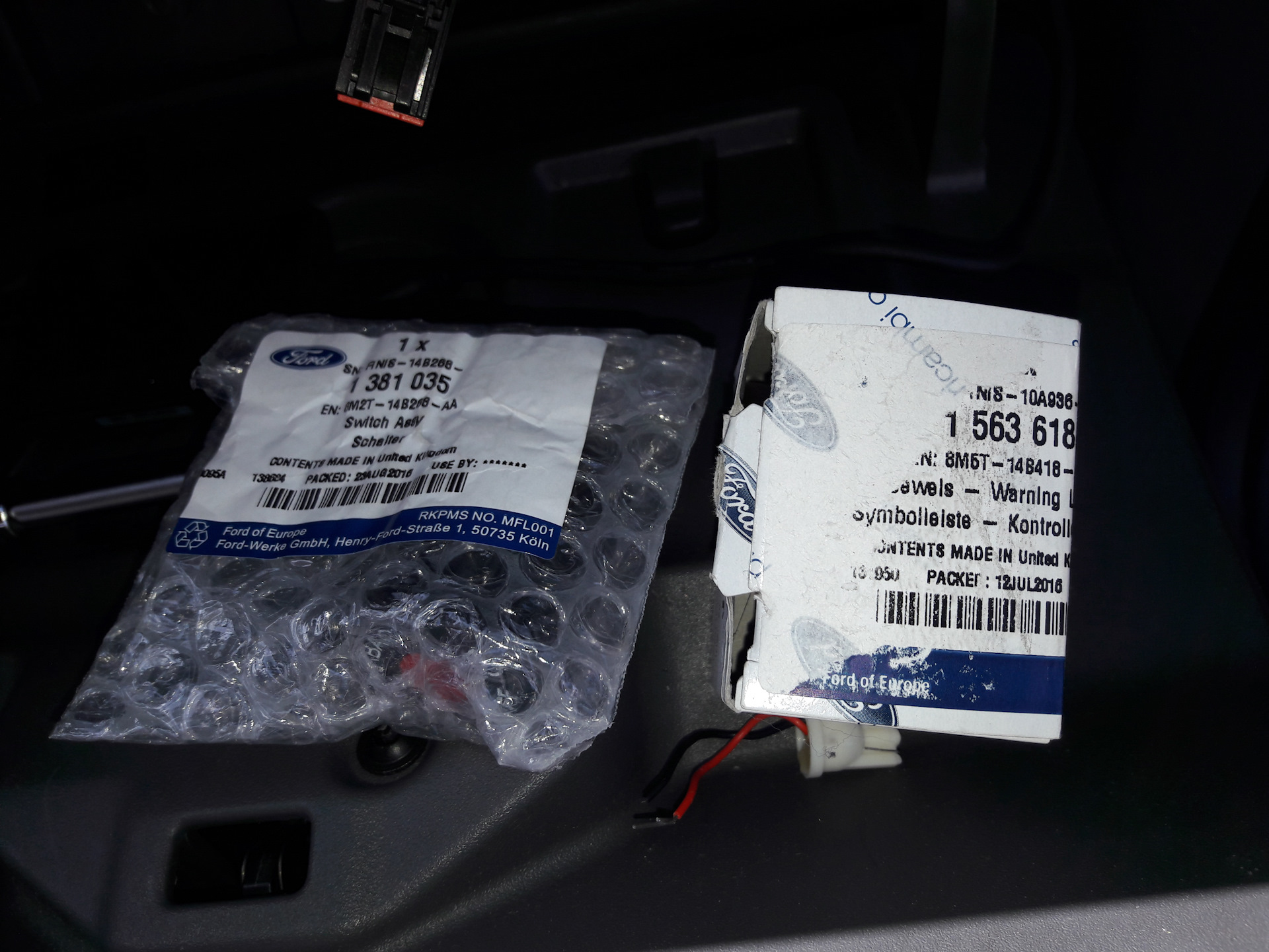 Установка индекатора и выключателя подушки безопасности пассажира ...