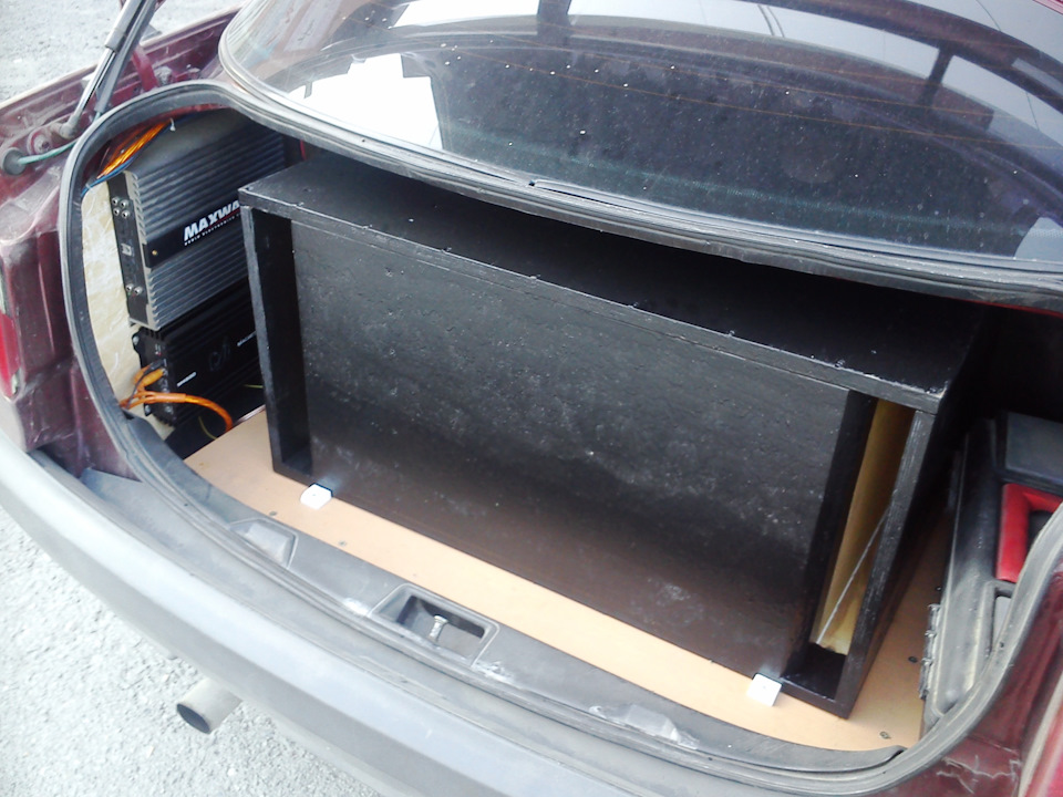 Alphard Machete M12D2 в коробе BandPass6 — Audi 80 (B3), 1,6 л, 1990 года | автозвук | DRIVE2