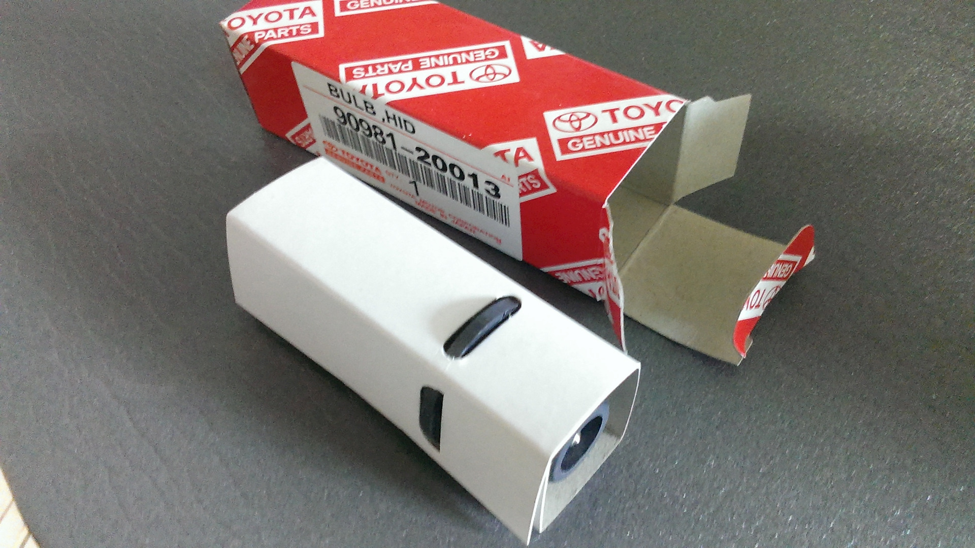 Замена ламп ближнего света — Toyota Camry (XV50), 2,5 л, 2012 года ...