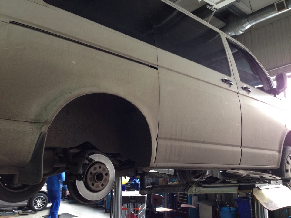 Задня ступица — Volkswagen Transporter T5, 1,9 л, 2003 года | визит на ...