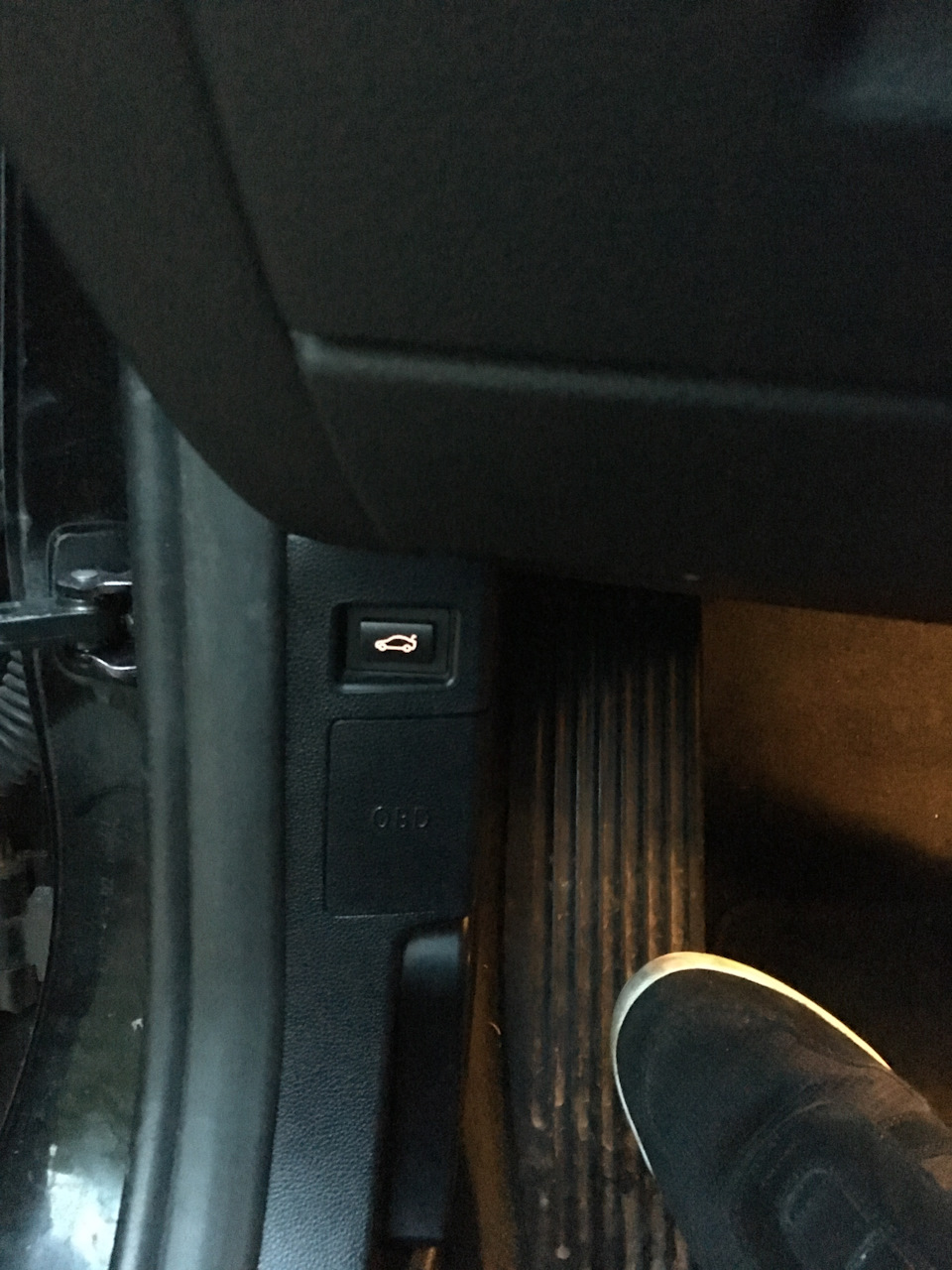 15. Кнопка отпирания багажника — BMW 3 series (E90), 2 л, 2010 года ...