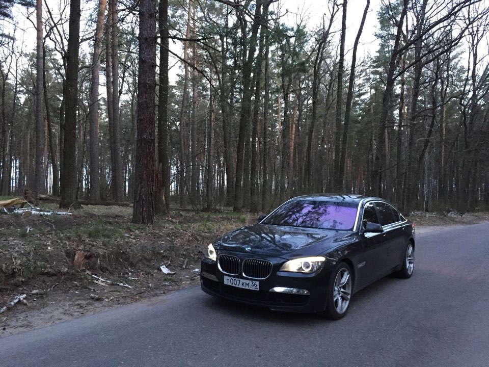 Несколько новых Vесенних фото👌🏻 — BMW 7 series (F01/02), 4,4 л, 2009 года | фотография | DRIVE2