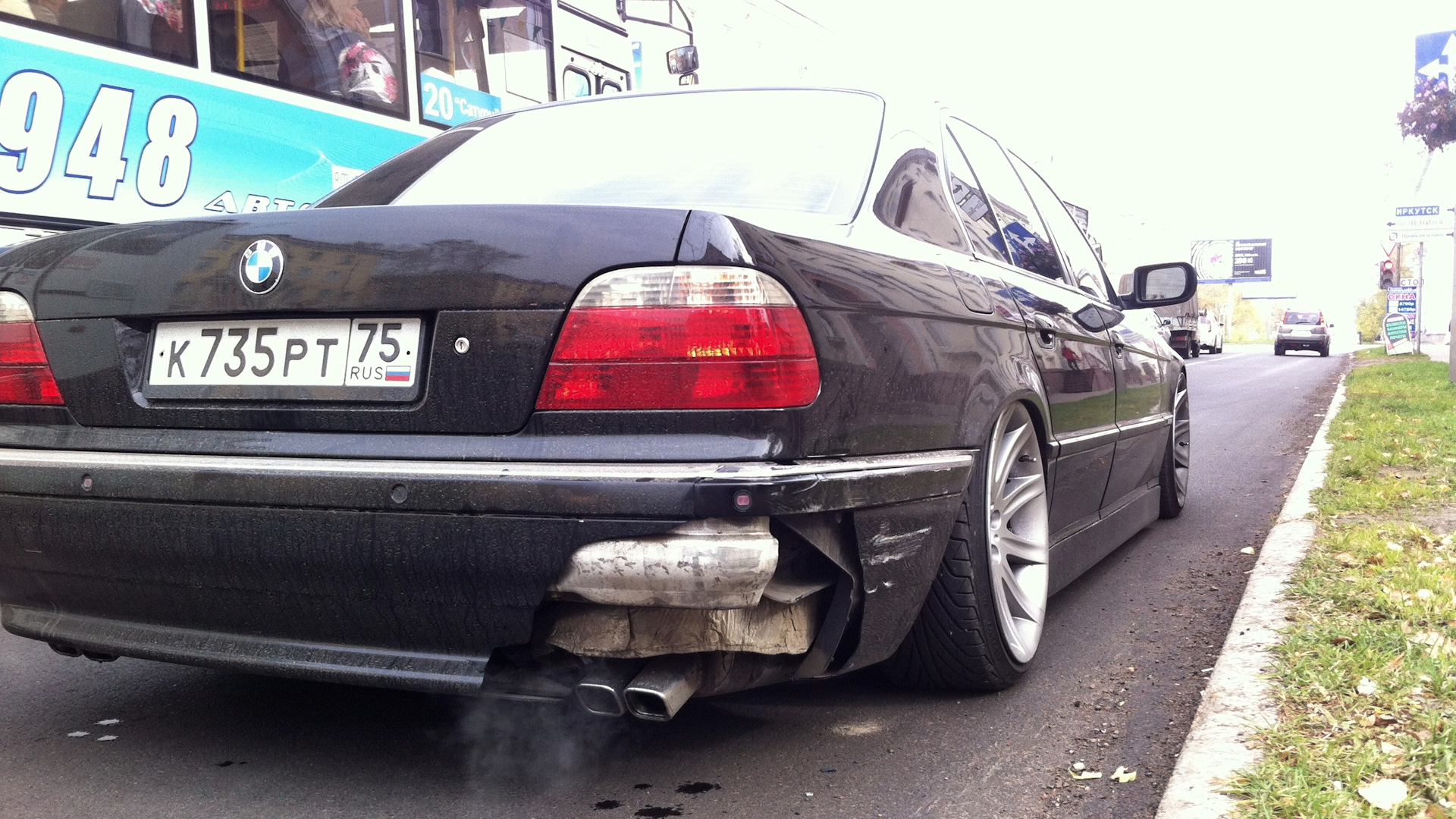 Вырезы судьбы под мой 4х ствольный выхлоп Remus — BMW 7 series (E38), 3,5 л, 2000 года | ДТП ...