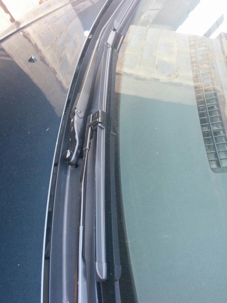 Заменил комплект щёток дворников — Mazda 3 (1G) BK, 1,6 л, 2006 года ...