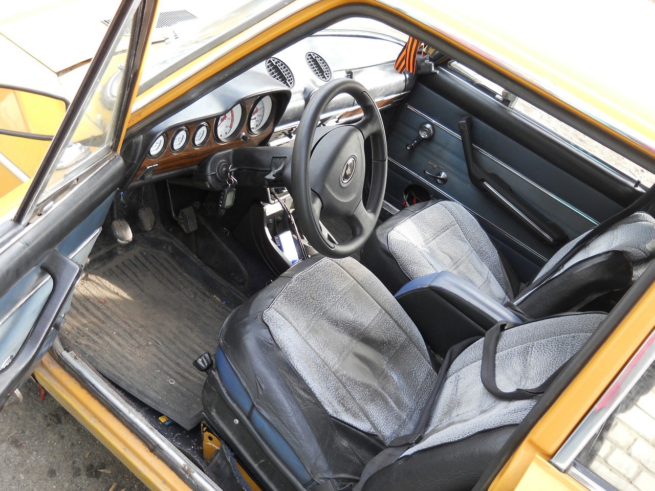 Салон) — Lada 2106, 1,6 л, 1976 года | фотография | DRIVE2