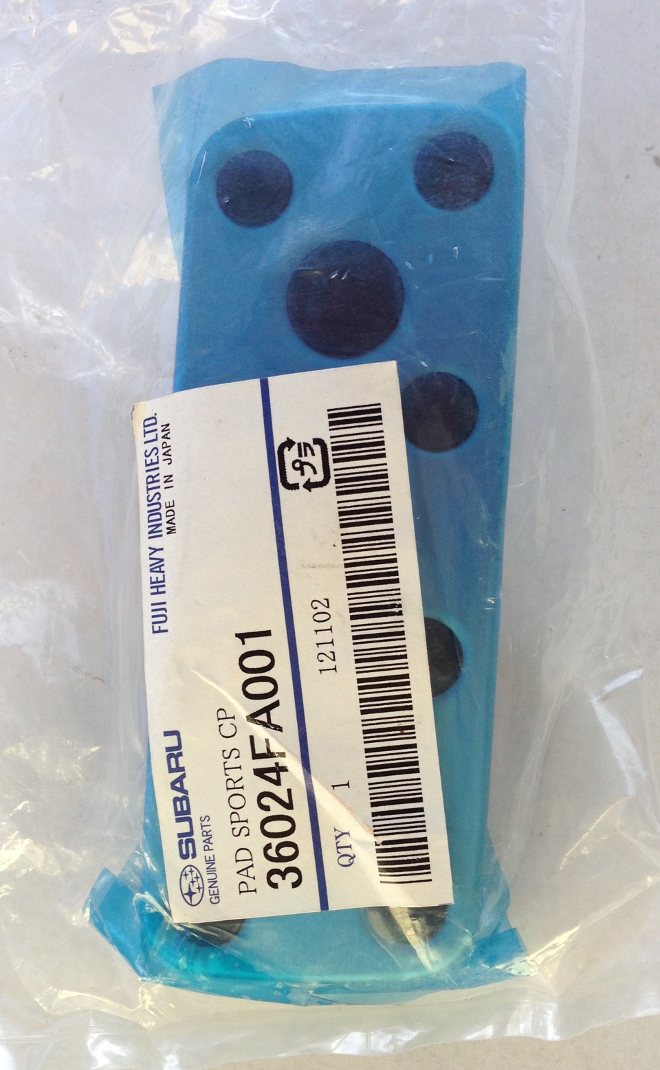 Накладки на педали, не оригинал — Subaru Outback (BR), 2,5 л, 2011 года ...