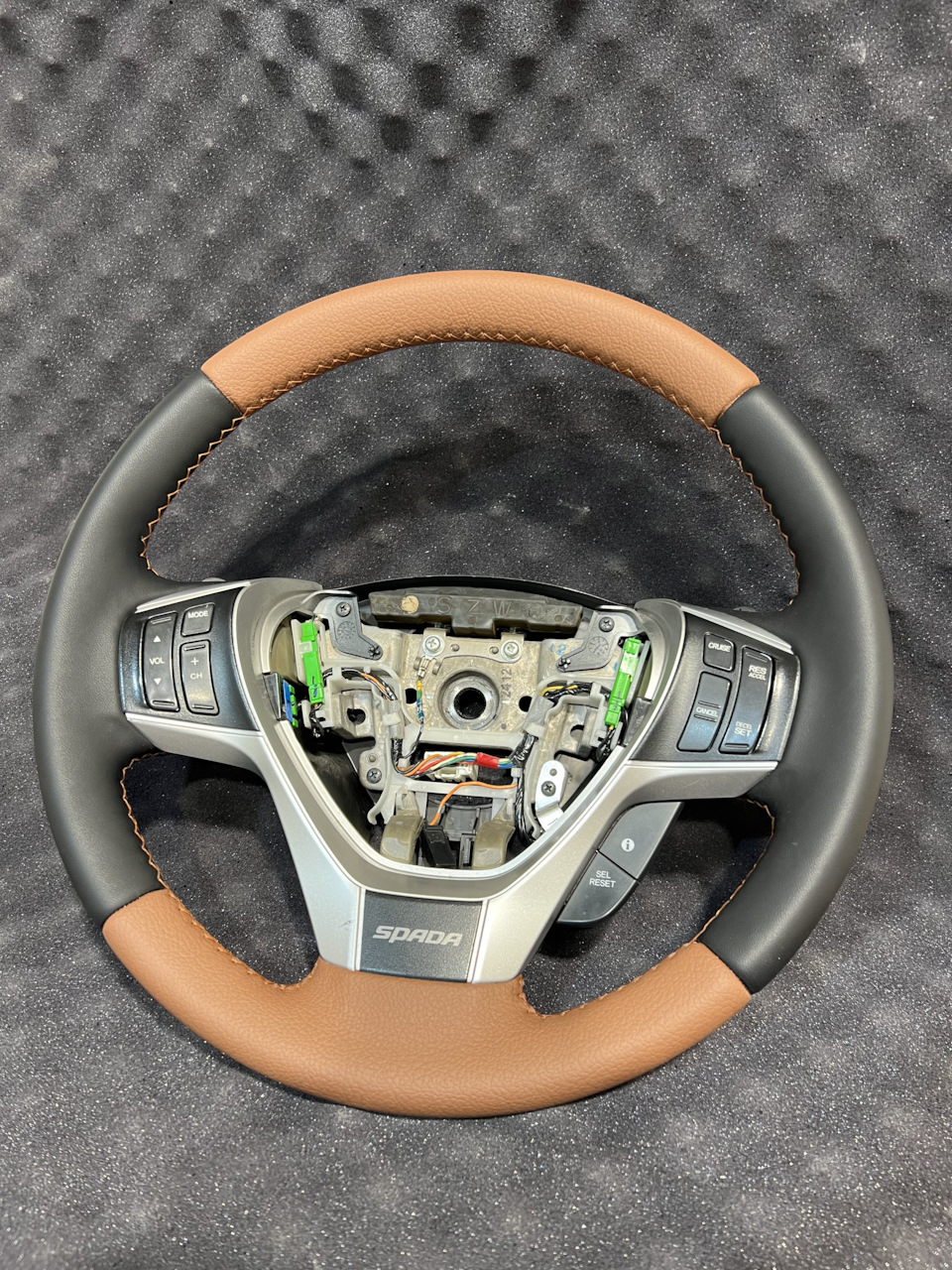 Руль под цвет салона — Honda Stepwgn (4G), 2 л, 2012 года | своими ...
