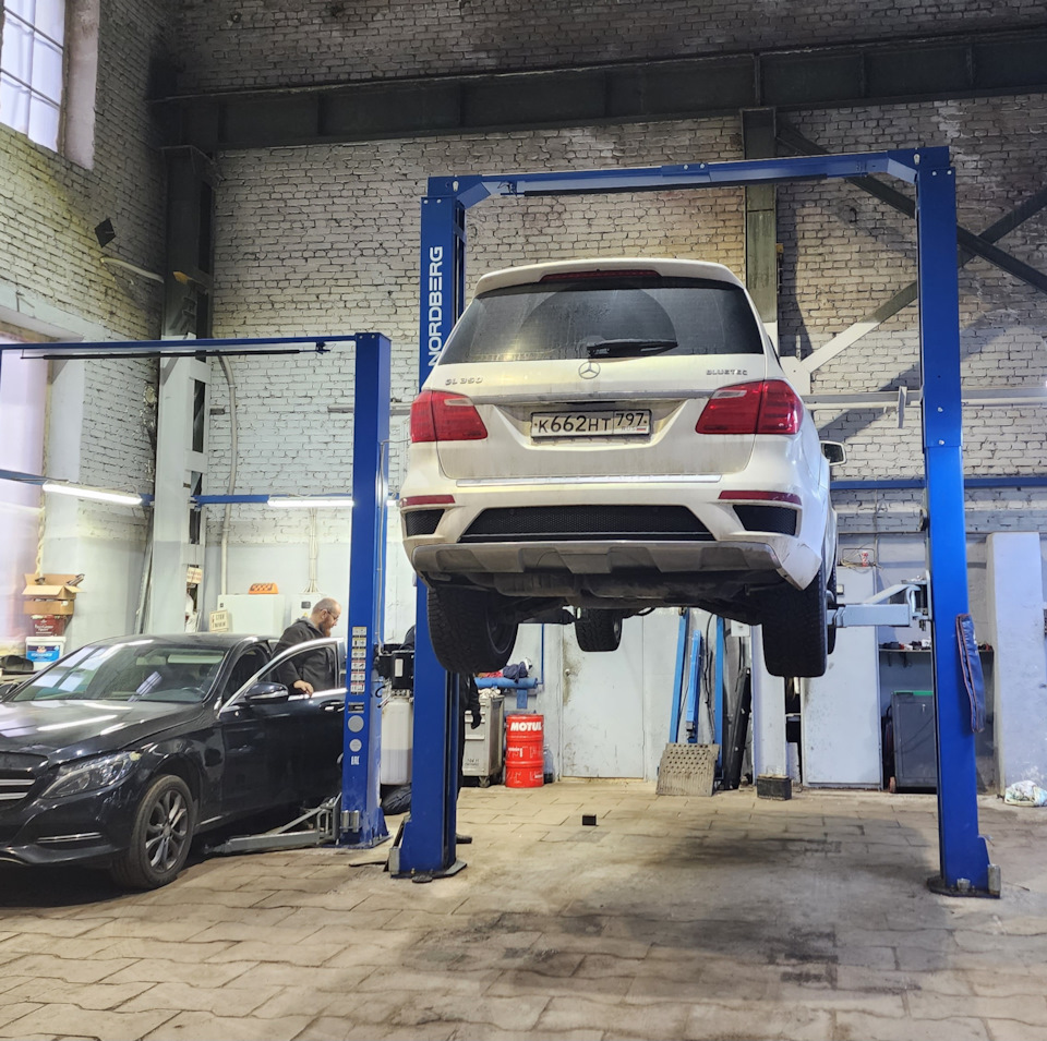 Устранили течь масла! — Mercedes-Benz GL-Class (X166), 3 л, 2015 года ...