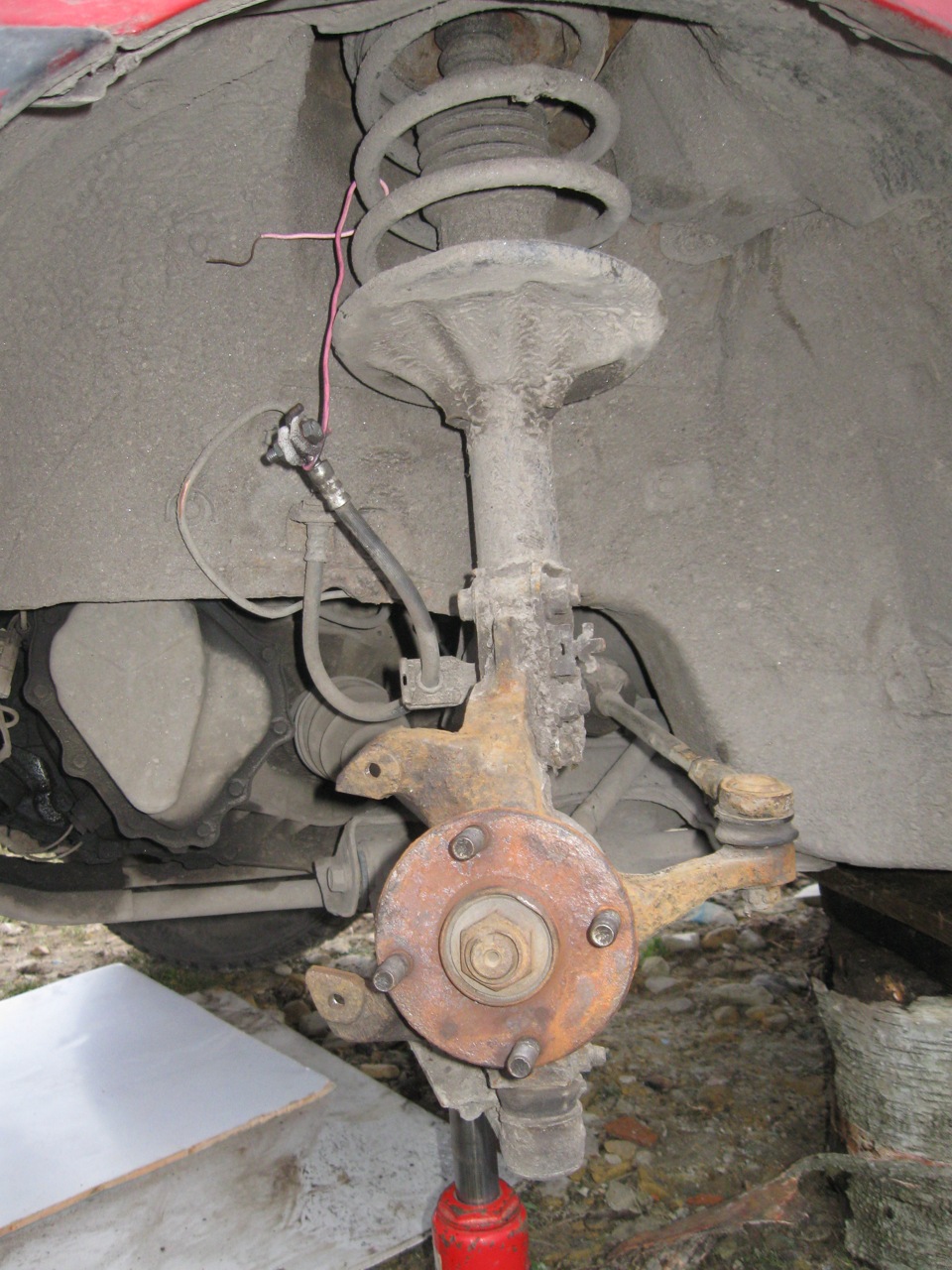 Замена тормзных дисков, колодок — Mazda 323 IV, 1,6 л, 1992 года ...