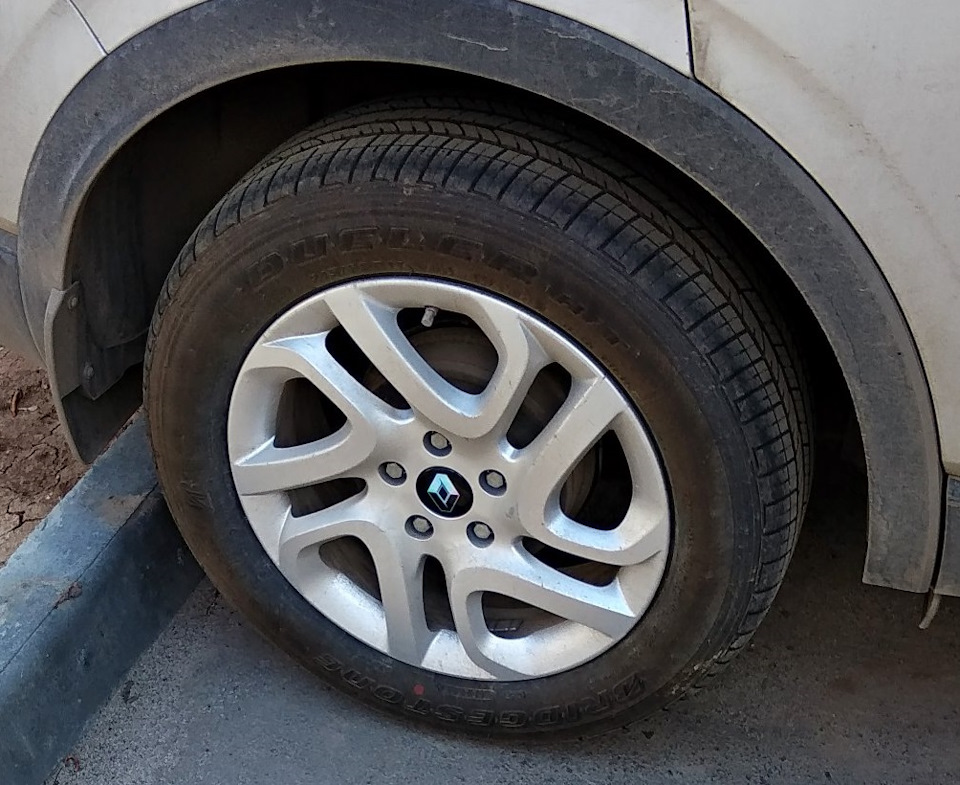 Колпачки на диски (облом) — Renault Arkana, 1,6 л, 2019 года | колёсные ...