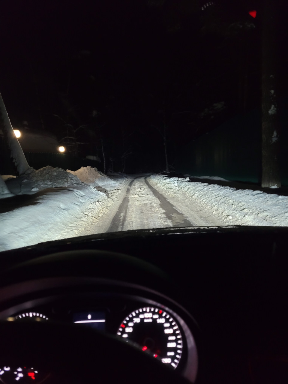 Замена стекол фар — Audi Q3 (1G), 2 л, 2012 года | расходники | DRIVE2