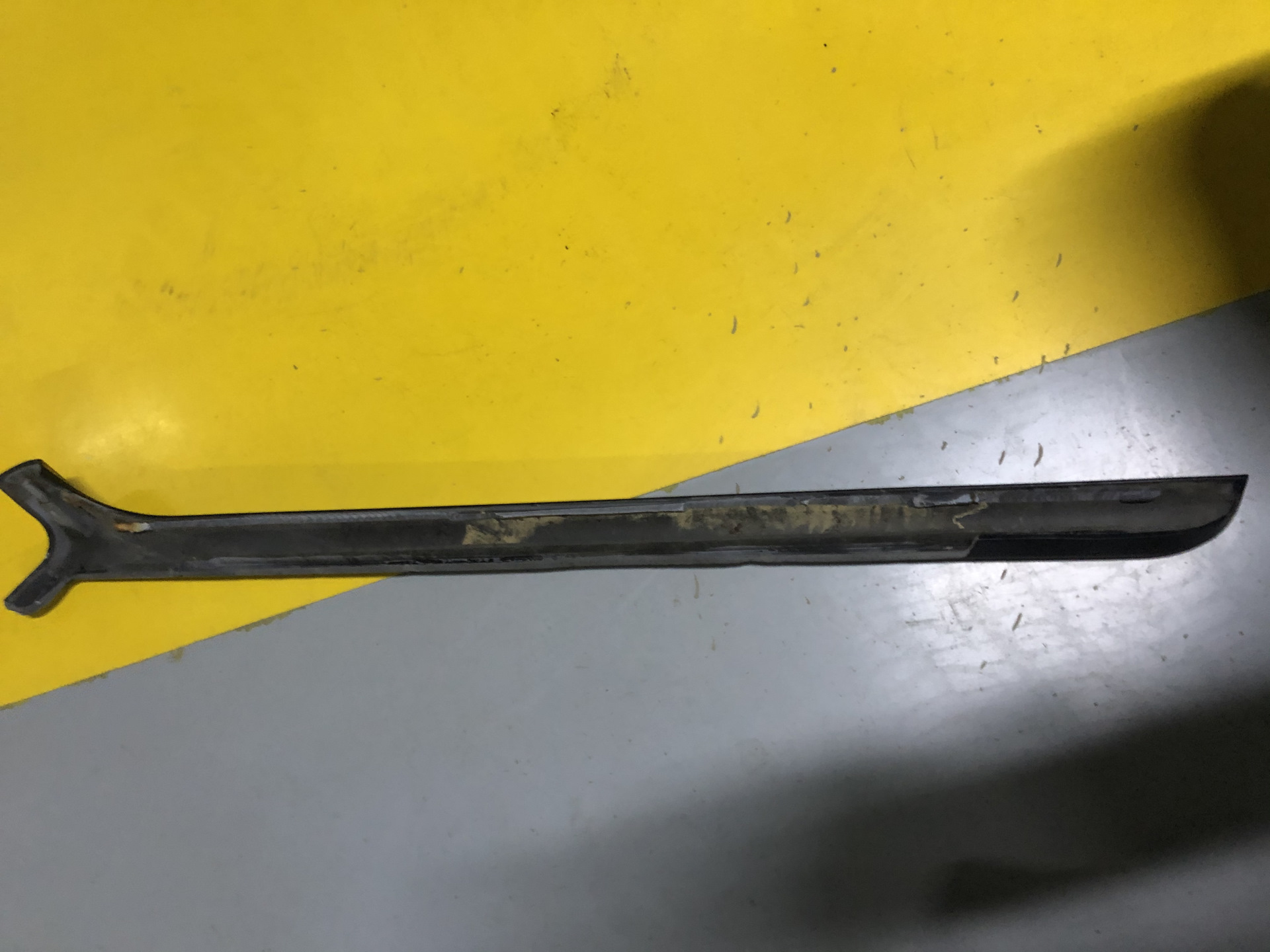 Ремонт и окрас рамки лобового стекла — Mercedes-Benz G-Class (W463 1G ...