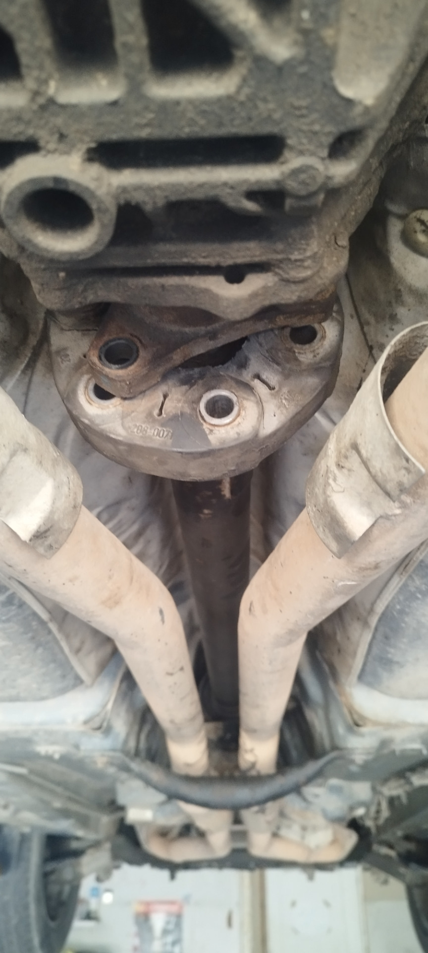 Замена эластичной муфты — Cadillac SRX (1G), 3,6 л, 2008 года ...